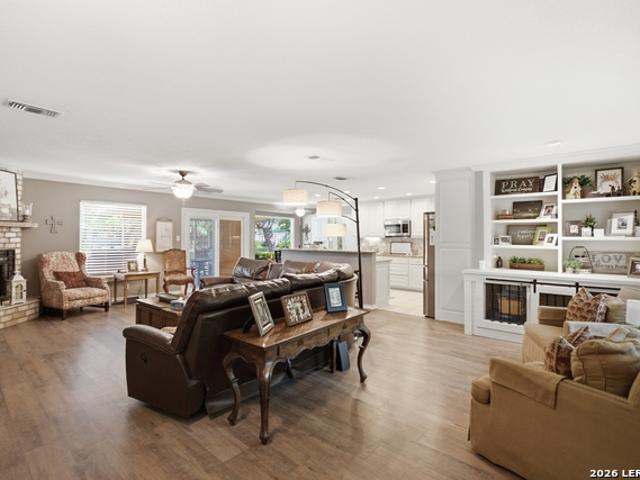 1112 Fawn Dr