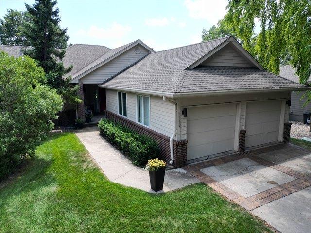 1112 Glen Oaks Dr, West Des Moines, IA 50266