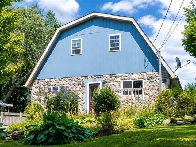 1112 Glenn Ave, Beaver Falls, PA 15010
