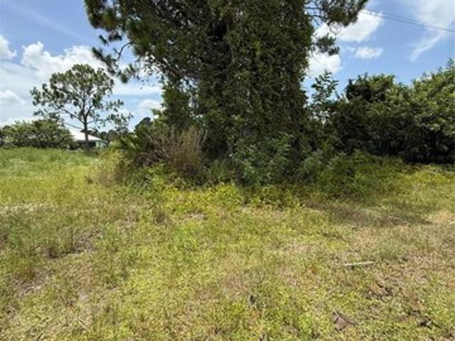 1112 Hallmark Ave, Lehigh Acres, FL 33974