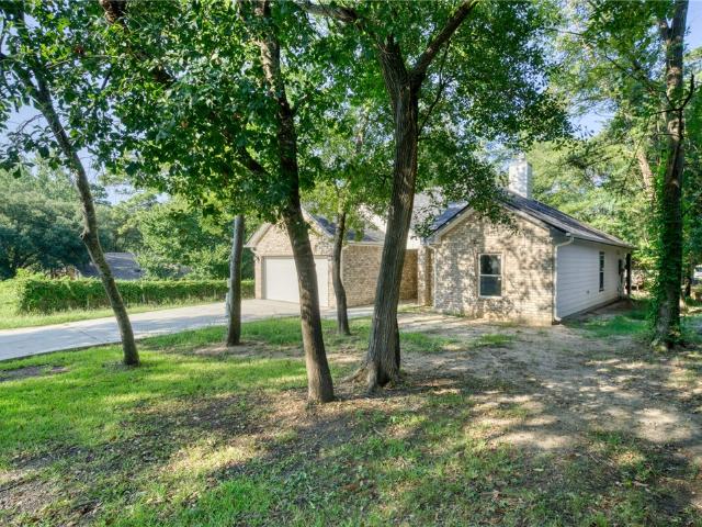 1112 Holly Springs