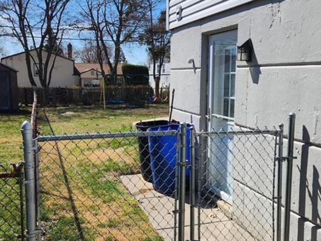 1112 Kent Lane