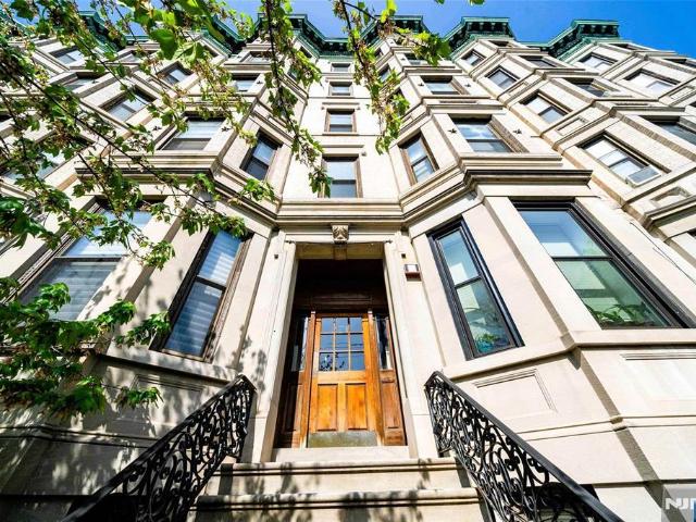 1112 Park Avenue # 2L