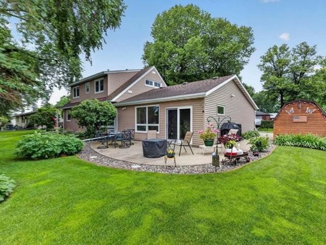 1112 Pine Tree Blvd, Little Falls, MN 56345