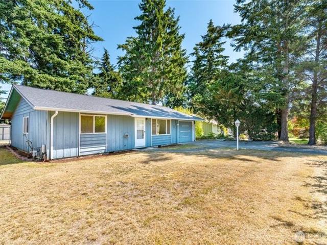 1112 Ridgeway Dr, Oak Harbor, WA 98277