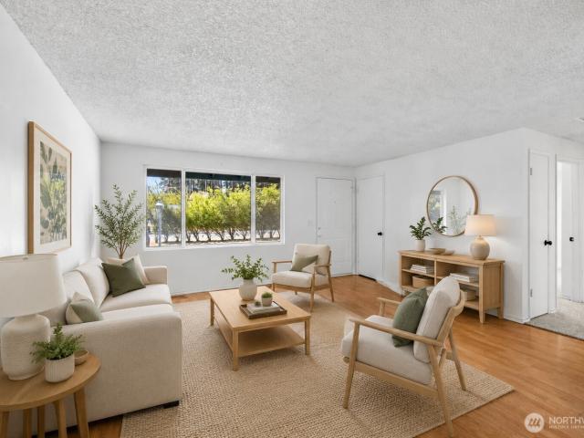 1112 Ridgeway Drive