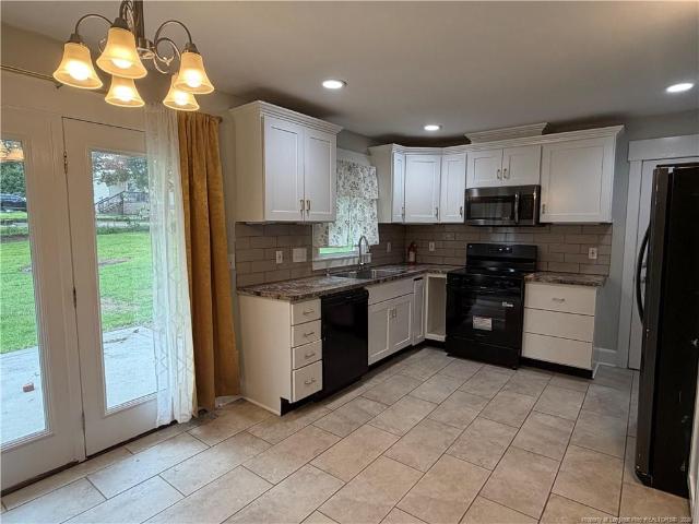 1112 Riverside Circle