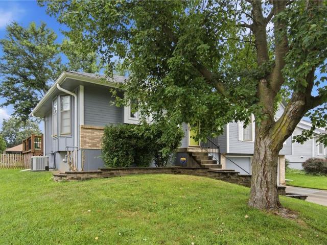 1112 SW Breckenridge Court