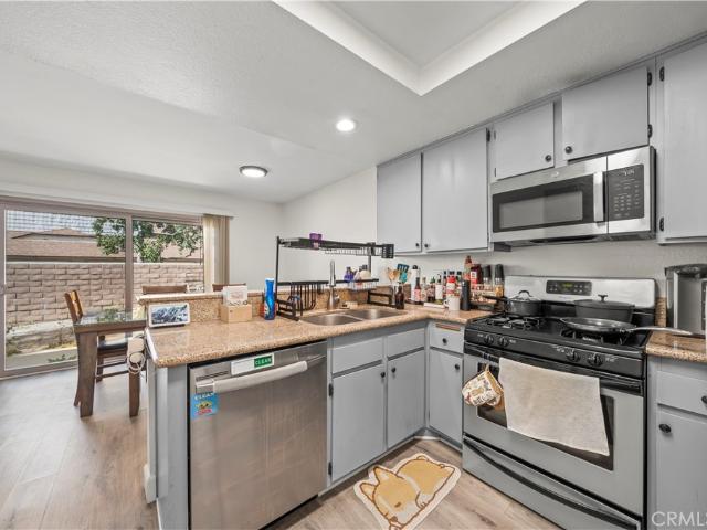 1112 S Cypress