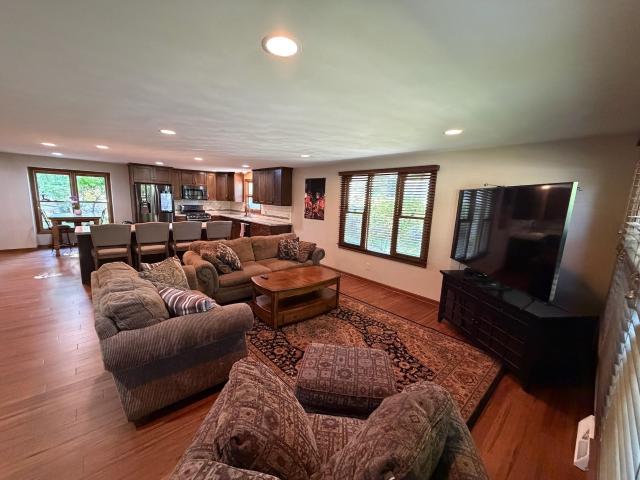 1112 tullar road