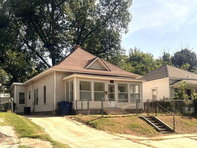 1112 W Dakota Ave, Chickasha, OK 73018