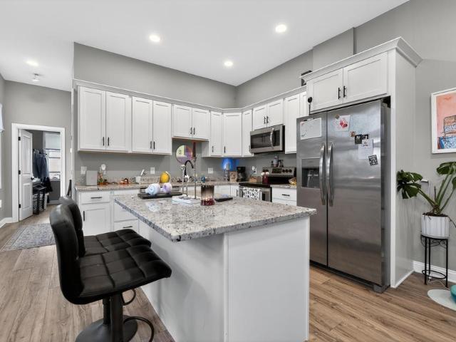1112 W Pike Street