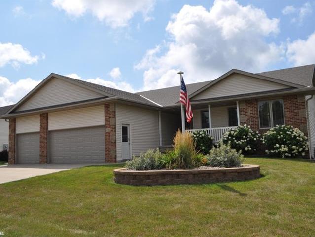 1112 Woodland Dr, Carroll, IA 51401