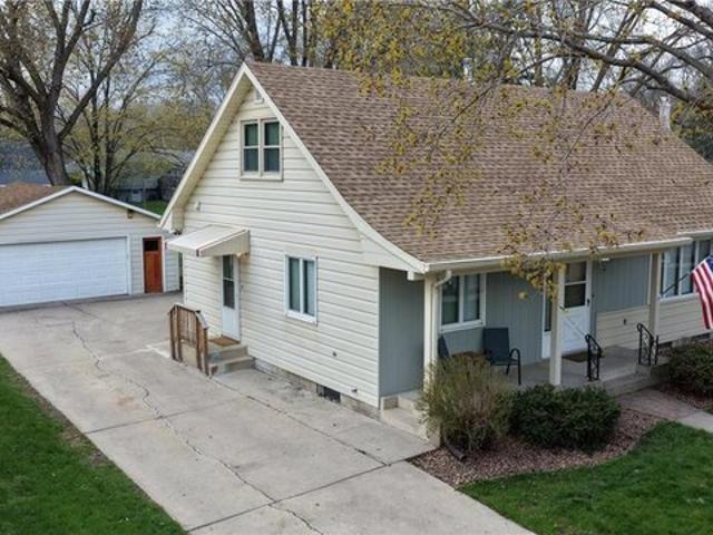 1112 15th St SW, Willmar, MN 56201