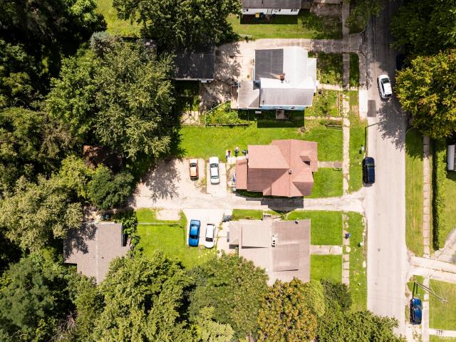 1112 1 N Elm Street