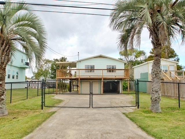 1112 7th St, San Leon, TX 77539