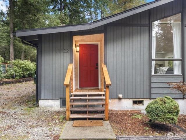11132 Country Club Dr, Anderson Island, WA 98303