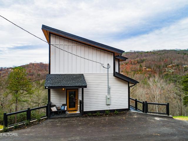 1113 Mathis Hollow Rd