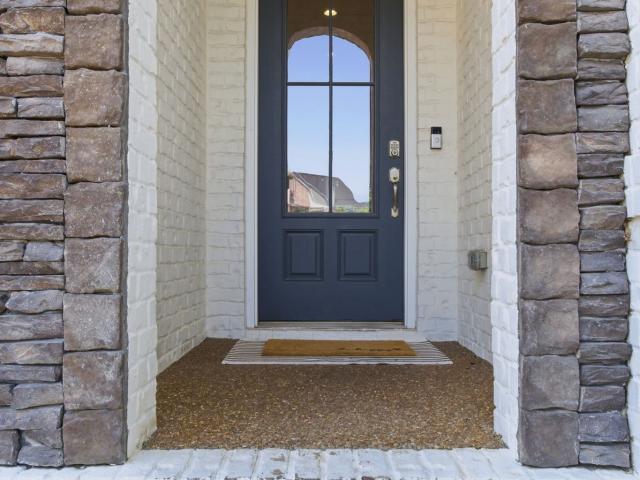 1113 McClellan Lane