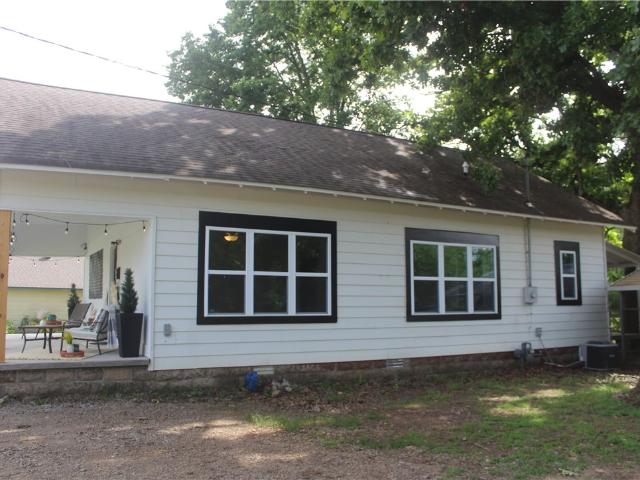 1113 N College Street