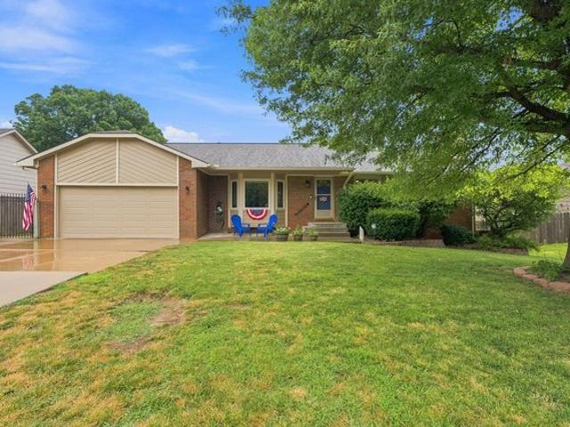 1113 N Ridgecrest Rd, Derby, KS 67037
