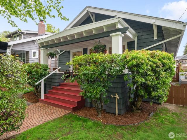 1113 NE Ravenna Blvd