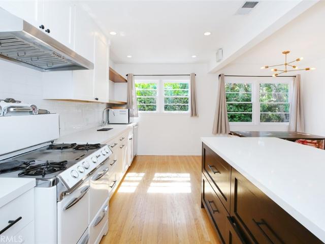 1113 Amoroso Place