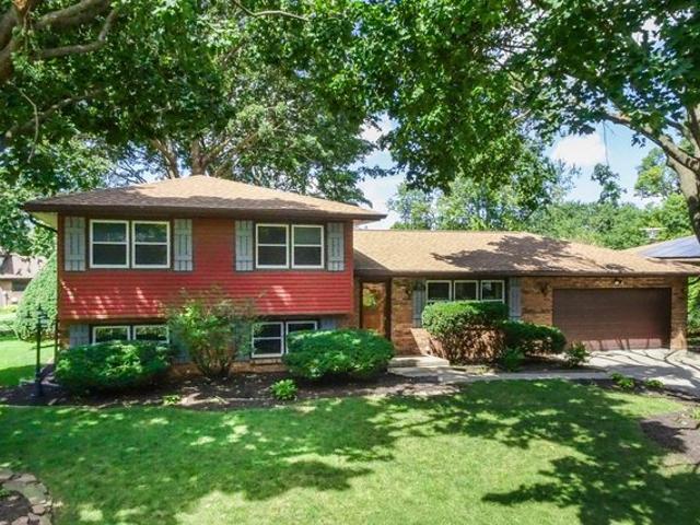 1113 Andover St, Bloomington, IL 61704