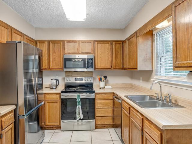 1113 Ash Dr