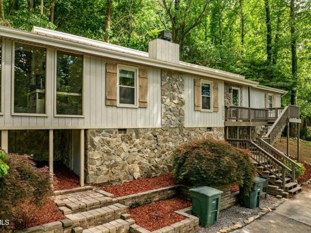 1113 Berry Rd, Elizabethton, TN 37643