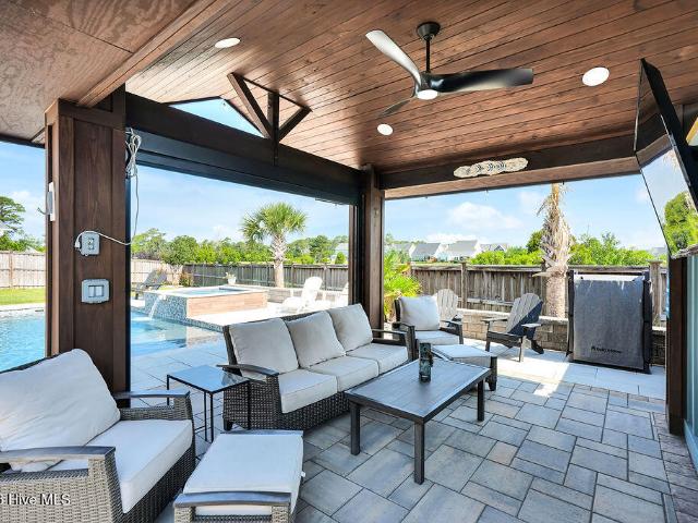 1113 Canopy Way