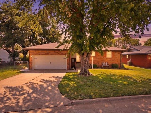 1113 Clearview Dr, Kingfisher, OK 73750