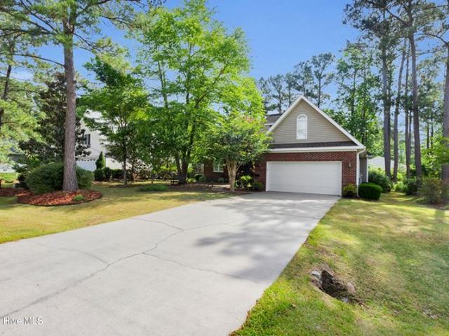 1113 Coral Reef Dr, New Bern, NC 28560