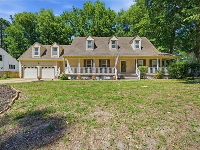 1113 Crystalwood Cir, Chesapeake, VA 23320