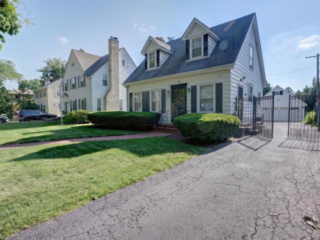 1113 Douglas Court