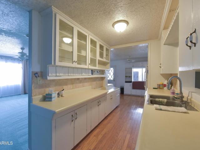 1113 E 11TH Street