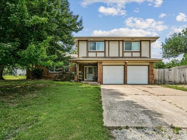 1113 E Springdale St, Derby, KS 67037