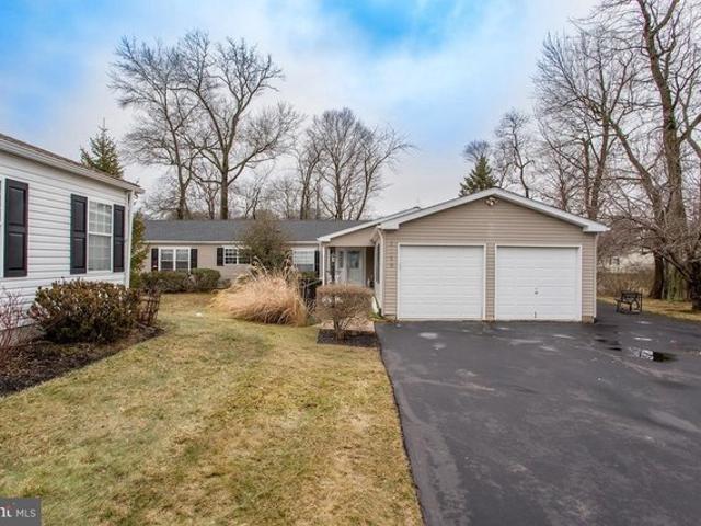 1113 Harvest Ln, North Wales, PA 19454