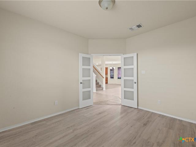 1113 Hogg Court