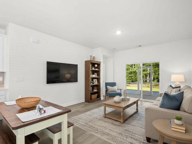 1113 Lauryn Oak Loop
