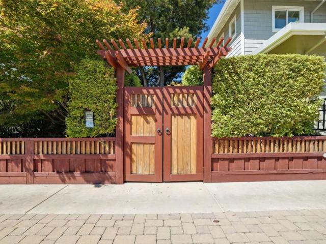 1113 Lincoln Court
