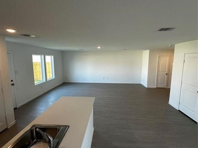 1113 Live Oak Avenue