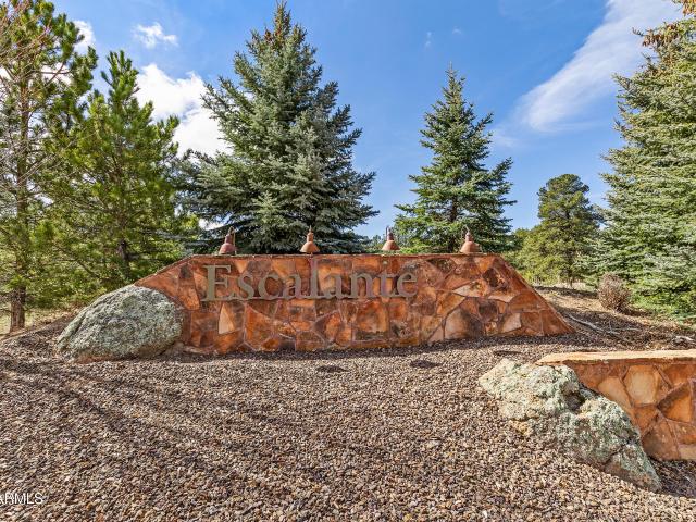 1113 redwall way