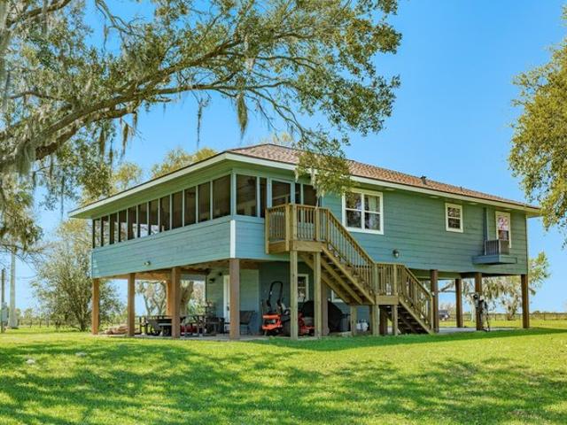 1113 Rio Vista Dr, Brazoria, TX 77422