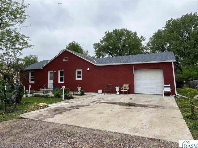 1113 S 2nd Ave, Saint James, MN 56081