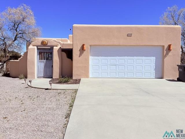 1113 Skyline Dr, Elephant Butte, NM 87935