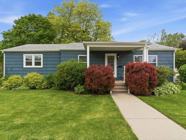 1113 Valparaiso St, Valparaiso, IN 46383