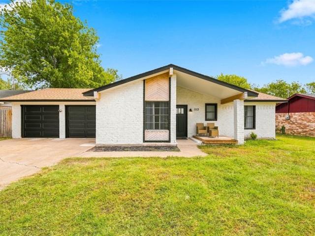 1113 Victoria St, Bellmead, TX 76705