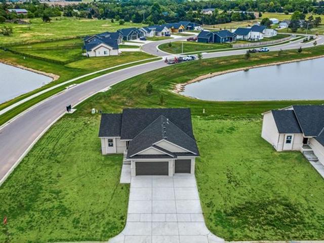 1113 W Trek Cir, Goddard, KS 67052
