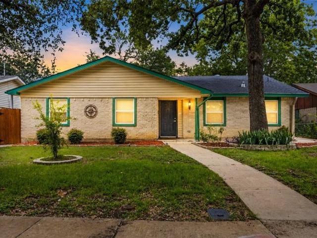 1113 Winterwood Dr, Lewisville, TX 75067